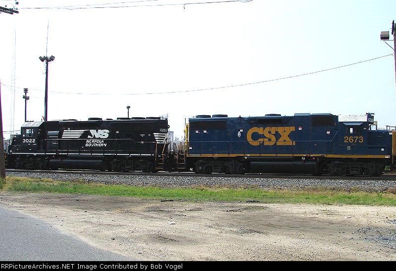NS 3022 & CSX 2673